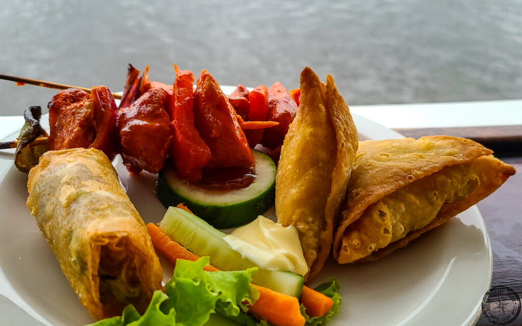 The African Queen sunset cruise (Zambezi River) - Rusty Travel Trunk